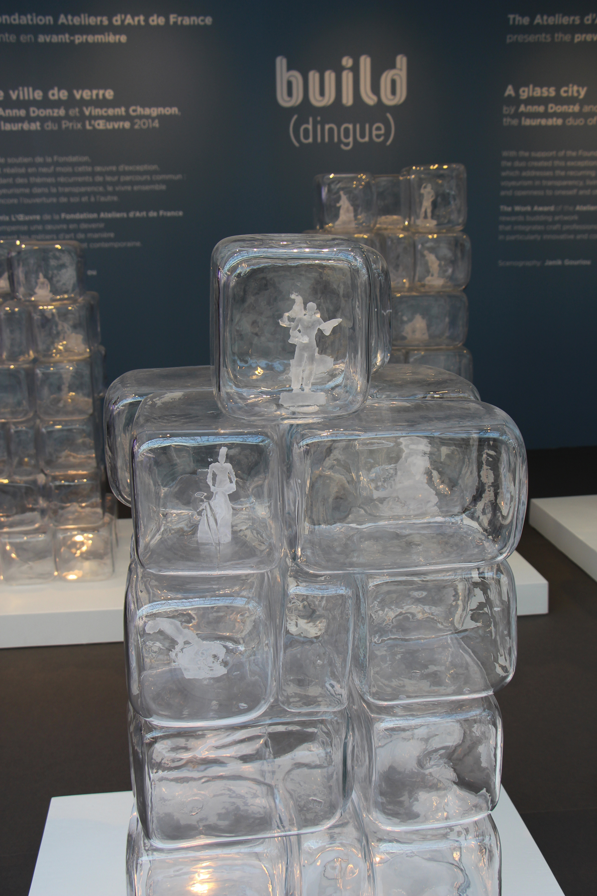 Une ville de verre par Anne Donzé et Vincent Chagnon > Build dingue ...